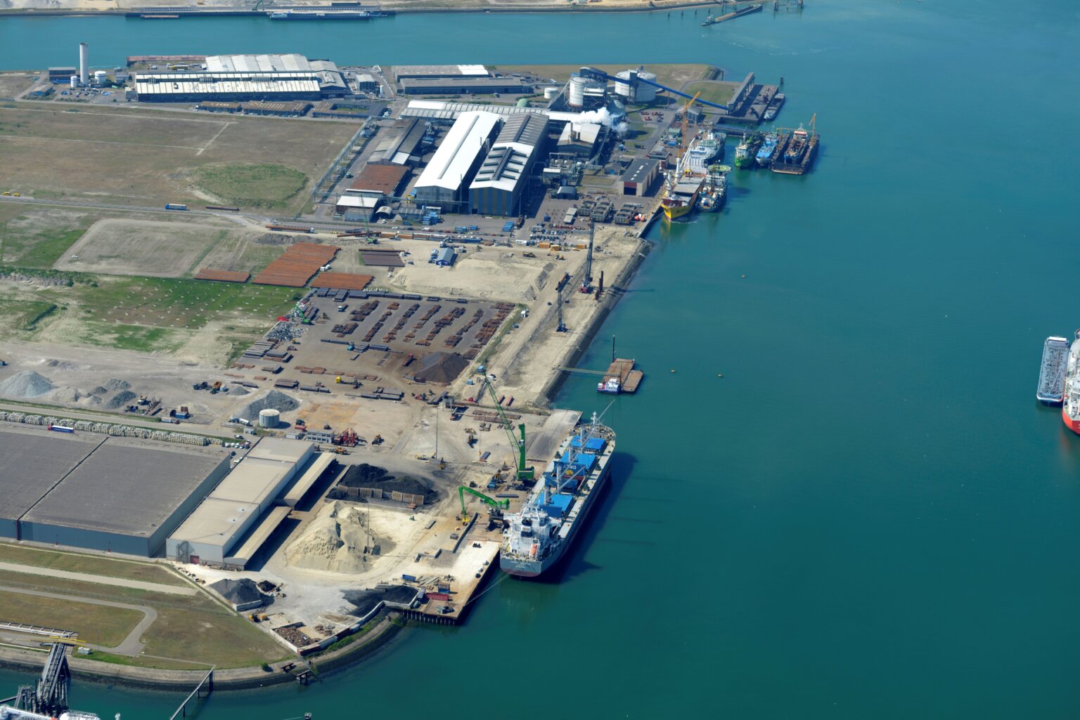 Ontwerp 800 meter lange kade in de Quarleshaven Vlissingen - TW.nl